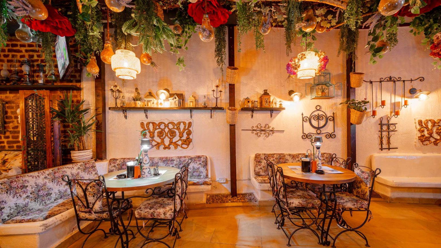 Cafenea Centrul Vechi Bucuresti - Arcade Cafe